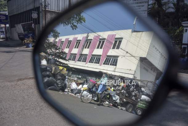 TPS Kota Bandung Dipenuhi Sampah tak Terangkut