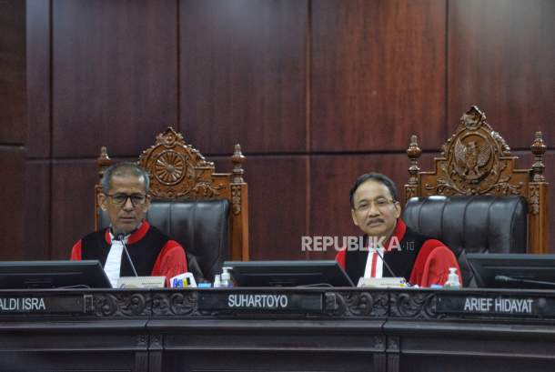 MK Putuskan Panggil Empat Menteri untuk Bersaksi MK Putuskan Panggil Empat Menteri untuk Bersaksi