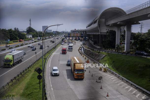 Jalan Tol Khusus Truk Tambang Batal Dibangun pada 2022 Jalan Tol Khusus Truk Tambang Batal Dibangun pada 2022
