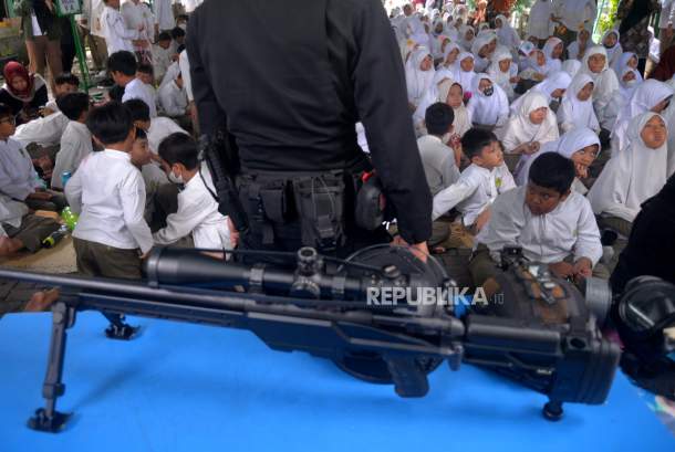 Career Day Bersama Tim Gegana Brimob Polda DIY