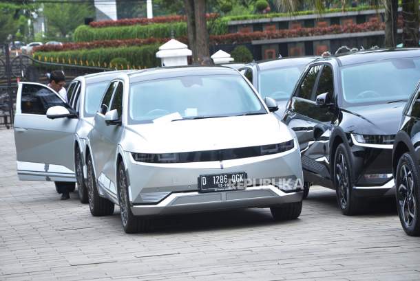 Pemprov Jabar Sewa 22 Mobil Listrik untuk Kepala Dinas