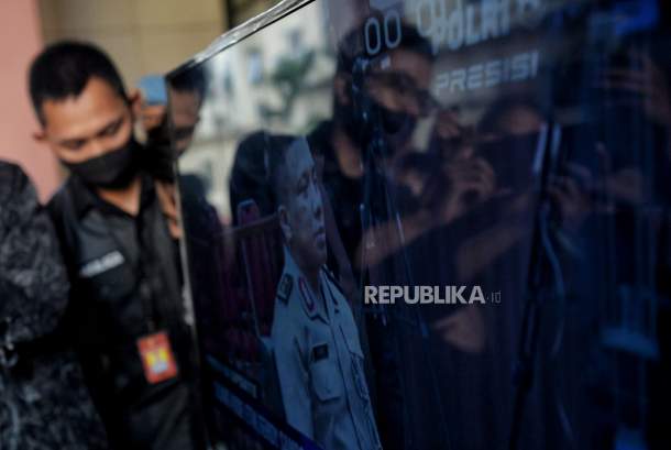 Survei: Publik Tuntut Motif Kasus Brigadir J Dibuka Terang