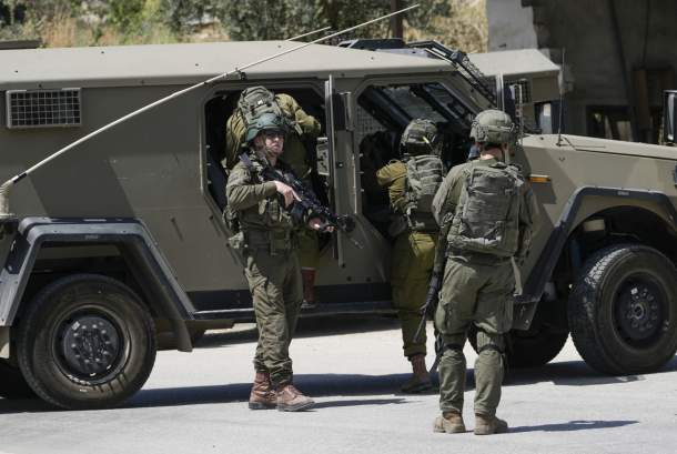 Tentara Israel Ikat Pria Palestina ke Mobil jadi Tameng Manusia