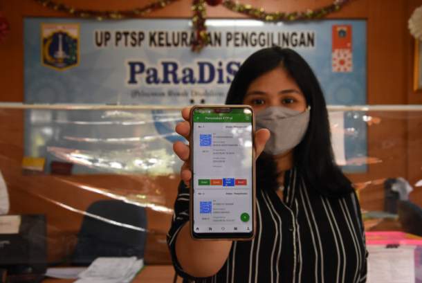 Cetak KTP DKI Katanya Hanya 15 Menit