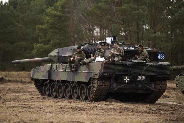 Tank Jerman Terus Dinantikan Ukraina