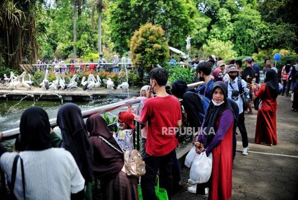 Ragunan Diserbu Wisatawan