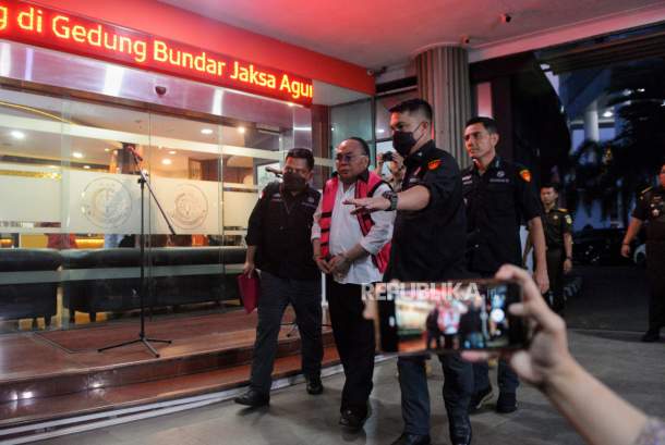 Kejagung Tahan Anggota Komisi I DPR RI Ismail Thomas