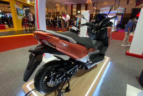 Pasar Motor Listrik Kian Ramai