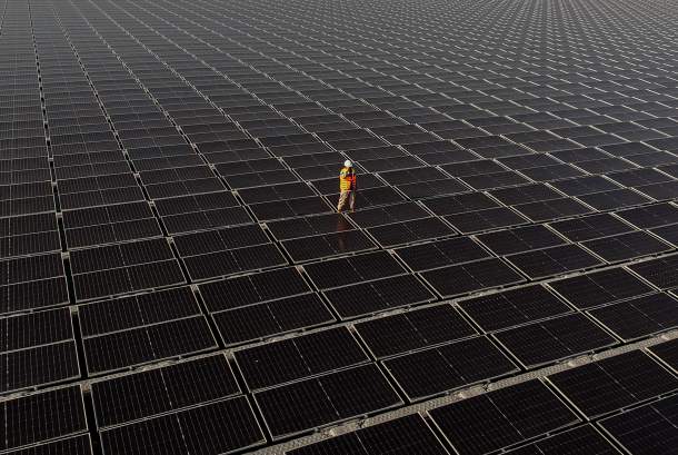 Target PLTS 100 GW Butuh Langkah Cepat dan Terukur