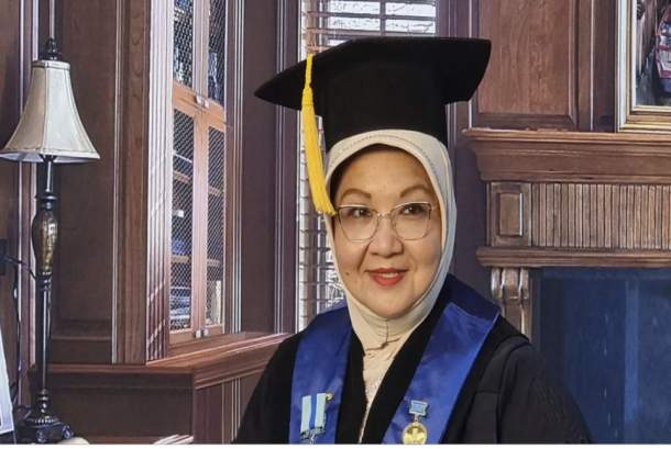 Riri Fitri Sari, Buah Keistiqamahan Sang Profesor