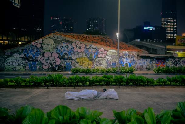 Terlelap di Antara Gemerlap Ibu Kota