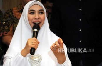 Oki Setiana Dewi Dikhitbah