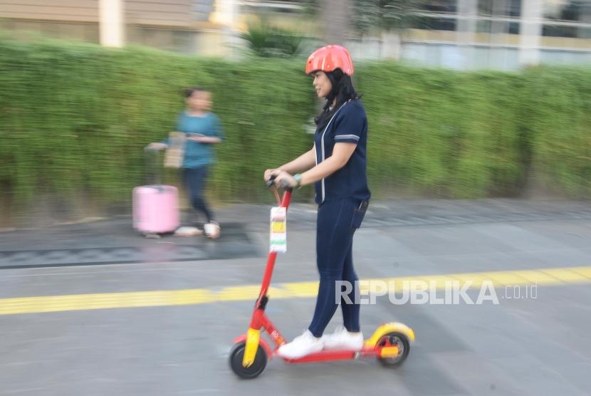 Fasilitas Peminjaman Sepeda dan Otopet di Jalan Thamrin | Republika Online