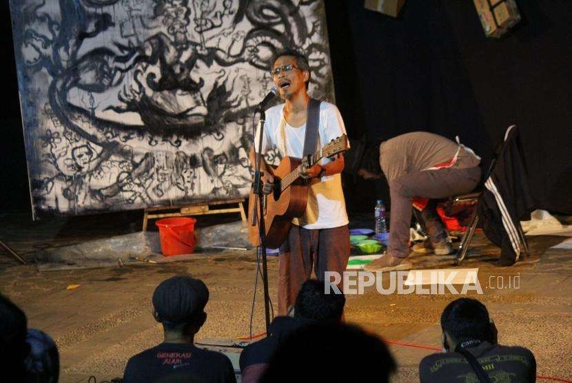 Pentas Seniman Bandung Peduli Lombok | Republika Online