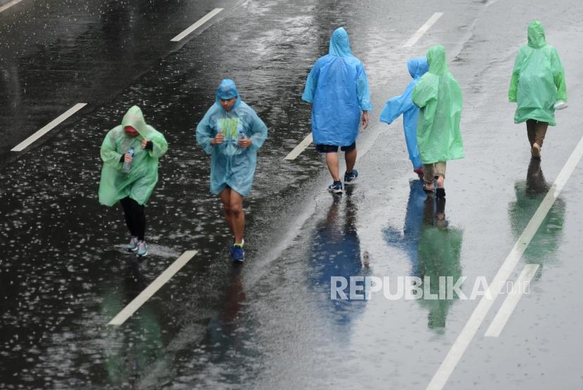 Suasana Hujan di Kawasan Hari Bebas Kendaraan Bermotor | Republika Online