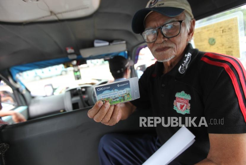 Uji Coba Angkot OK Otrip Rute Kampung Melayu-Duren Sawit | Republika Online