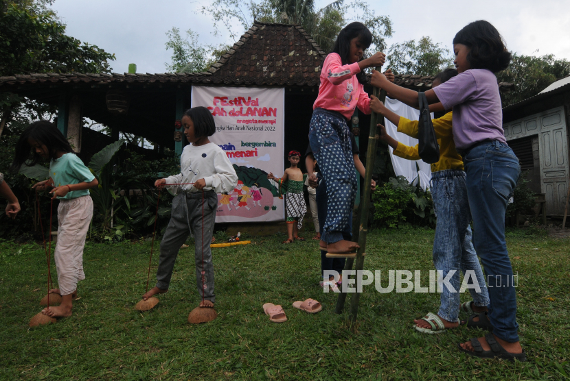Gelar Bocah Dolanan Tradisional | Republika Online