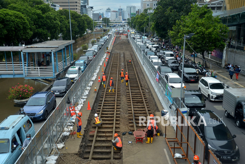 Rel Trem Zaman Belanda Ditemukan di Jalan Gajah Mada. | Republika Online