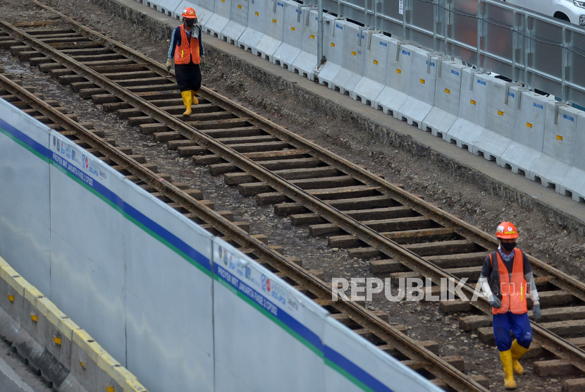 Rel Trem Zaman Belanda Ditemukan di Jalan Gajah Mada. | Republika Online
