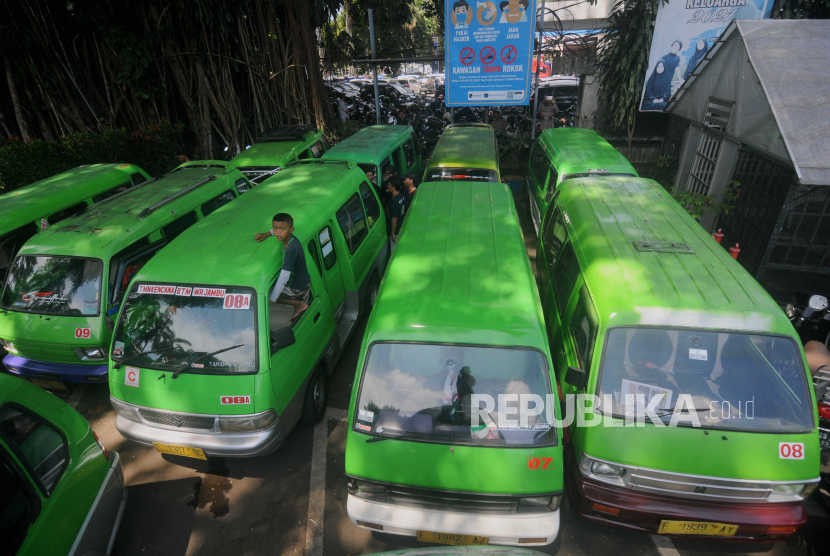 Sopir Angkot Demo Balai Kota Bogor | Republika Online