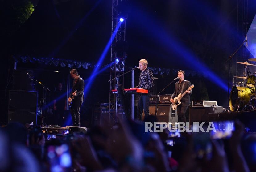 Lagu-Lagu MLTR Bawa Kenangan Generasi 90-an di The 90's Fest ...