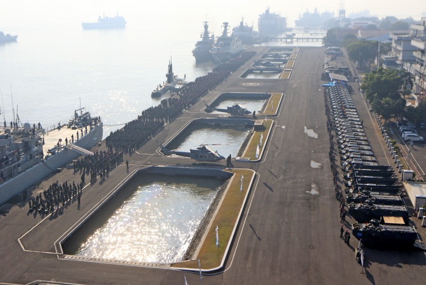 TNI AL Kerahkan Seluruh Alutsista pada Latihan Armada Jaya | Republika ...