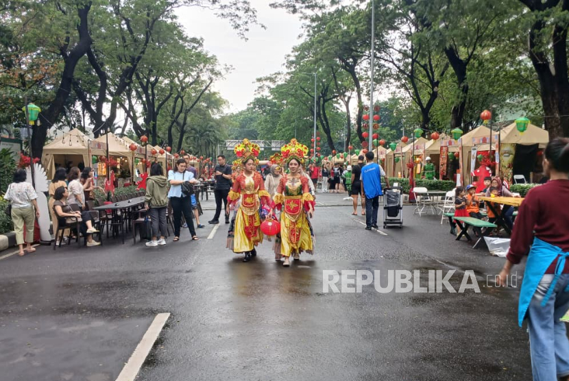 Harmoni dalam Keberagaman, Parade Cap Go Meh SCBD di Tengah Keberkahan ...