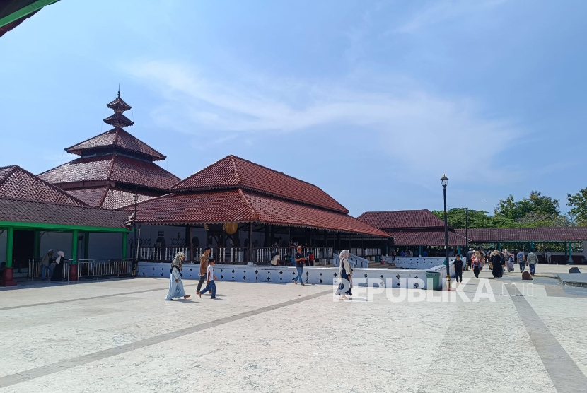 Benarkah Nabi Pernah Melarang Perempuan ke Masjid? Ternyata, Hadis ...