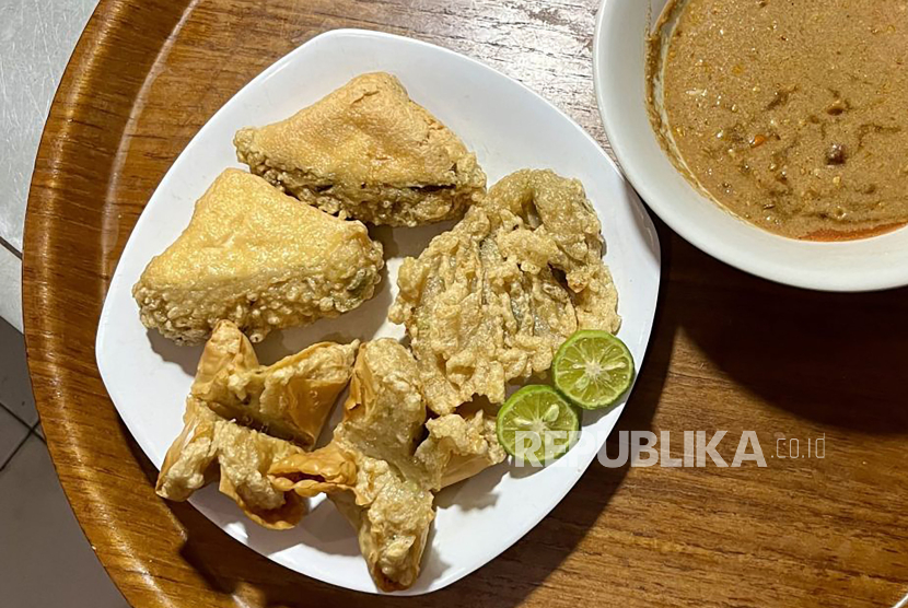 Batagor Yunus Jadi Oleh-Oleh Favorit Pemudik yang Melintas Bandung ...