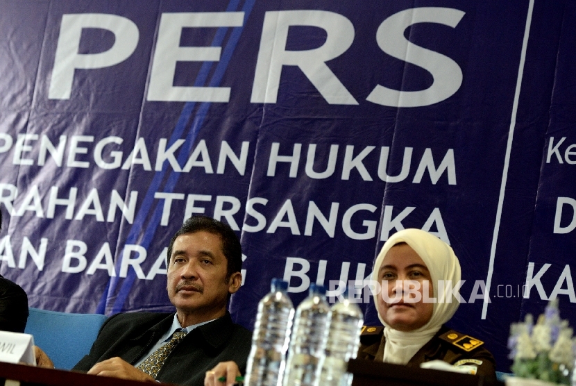 Serah Terima Tersangka Penanggung Pajak | Republika Online