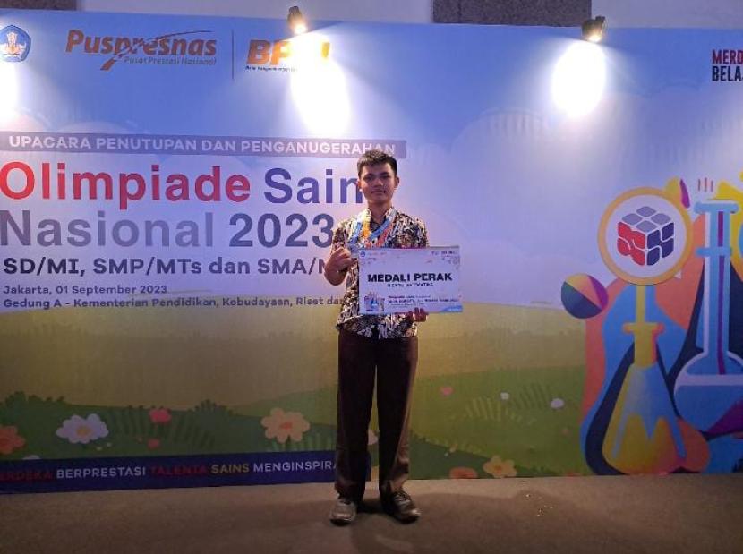 Keren! Siswa SMA Muhi Yogyakarta Raih Medali Perak OSN 2023 | Republika Online