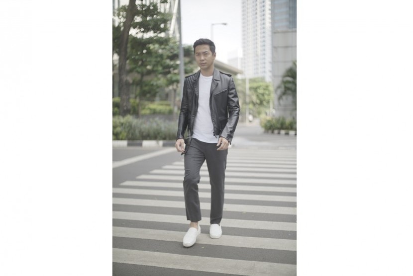 Sandy Thema Kembali Hadirkan Tema Cinta di Single Terbaru | Republika ...