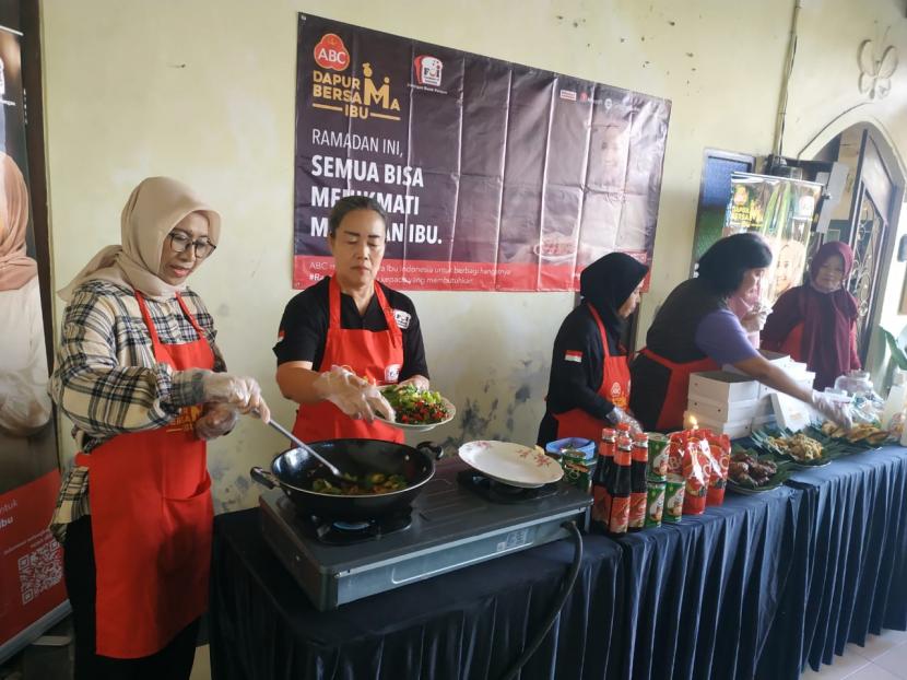 ABC Bagikan 14 Ribu Paket Makanan Buka Puasa dan Sahur di Yogyakarta ...