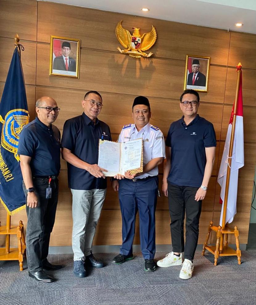 Raindo Resmi Terima Sertifikat Operator Penerbangan dari Kementerian ...