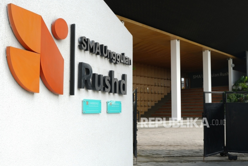Lima Siswa Angkatan Pertama SMA Unggulan Rushd Raih Beasiswa Garuda ke ...