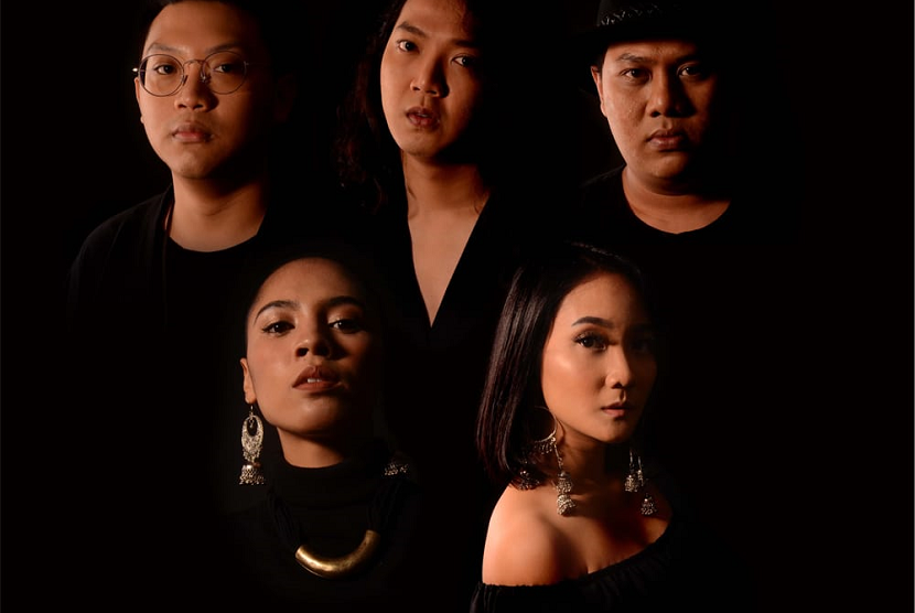 Lagu Baru Tashoora Ungkap Sejarah Tragis Ilmu Pengetahuan | Republika ...