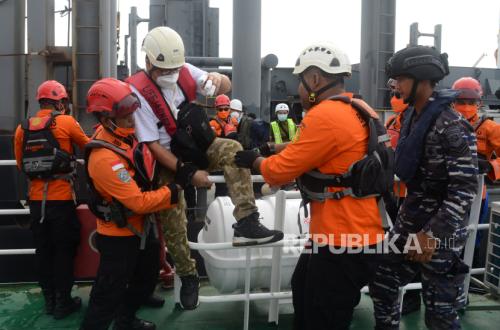 Operasi SAR Medevac Kru Kapal Panama | Republika Online