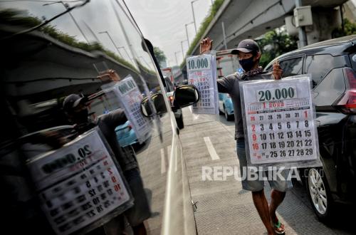 Pedagang Musiman Kalender Mulai Bermunculan | Republika Online