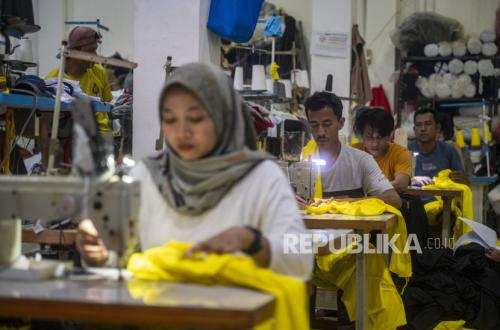 Warning Signs of Danger, Layoffs Everywhere in Textile Industry Lose ...