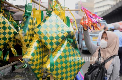 Pernak-Pernik Lebaran Mulai Ramai Dijual | Republika Online