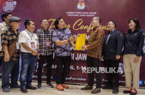 Komedian Komeng Daftar Bacalon DPD Jawa Barat | Republika Online