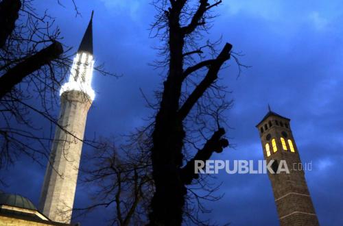 Niat Sholat Subuh 2 Rakaat, Bacaan Doa Qunut, dan Tata Cara | Republika ...