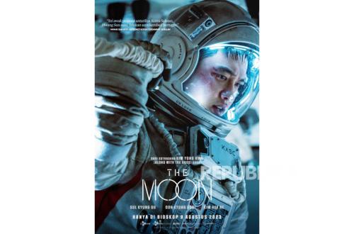 D.O. EXO Perankan Astronaut yang Bertahan Hidup di Bulan dalam The Moon ...