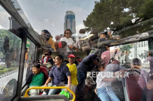 Wisata Bus Tingkat, Menikmati Pemandangan Kota Jakarta dari Atas Bus ...