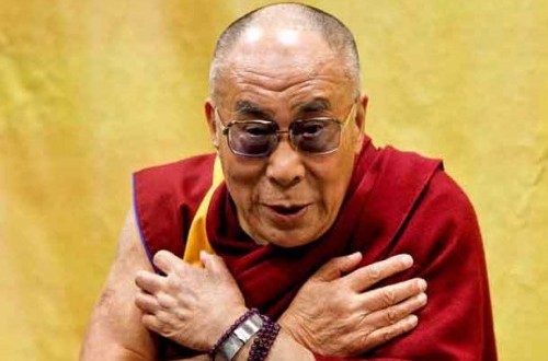 Video Kontroversial Dalai Lama, Rapper Cardi B: Dunia Ini Penuh ...