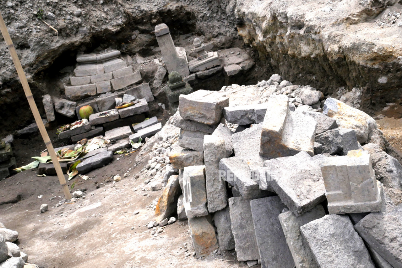 Penemuan Struktur Candi di Lereng Merapi