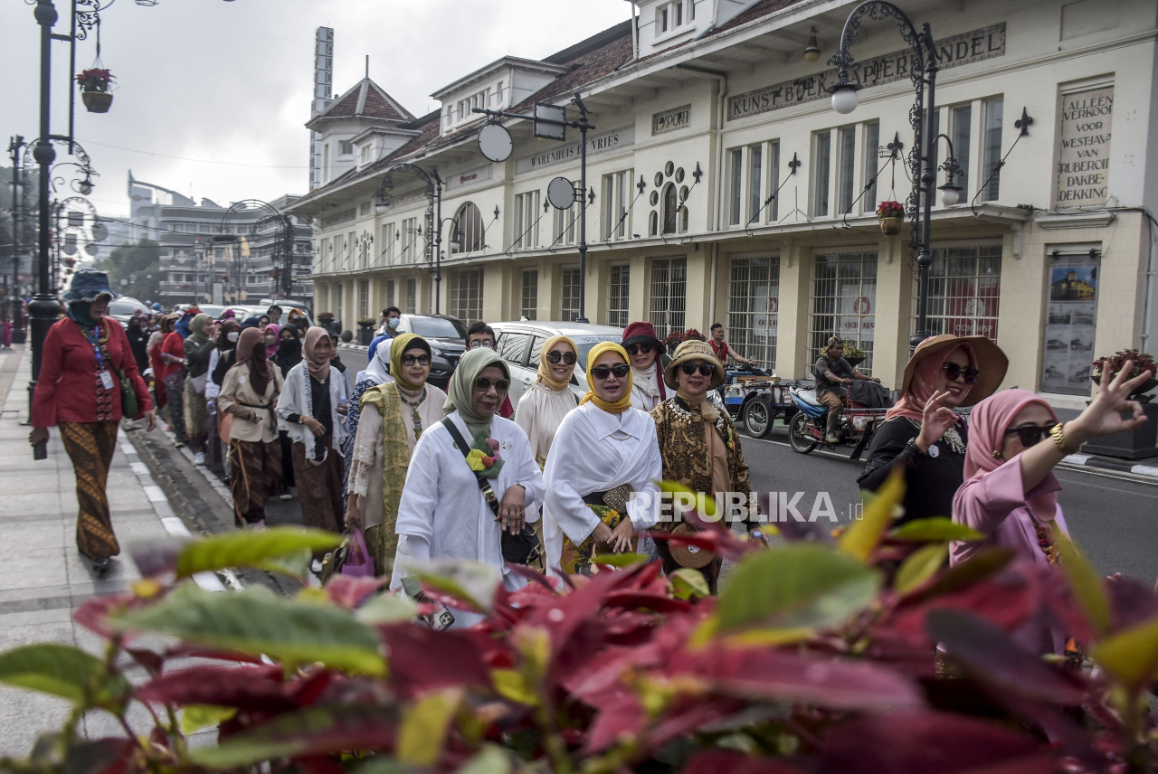 Batik Walk di Bandung
