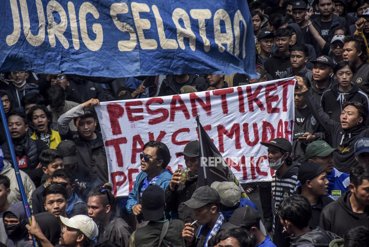 Aksi Bobotoh Persib Bandung