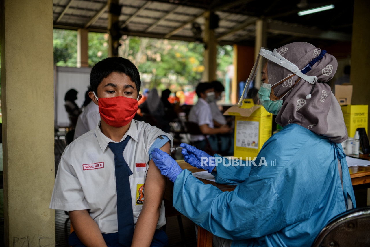 Vaksin Pelajar Di SMAN 113 Jakarta