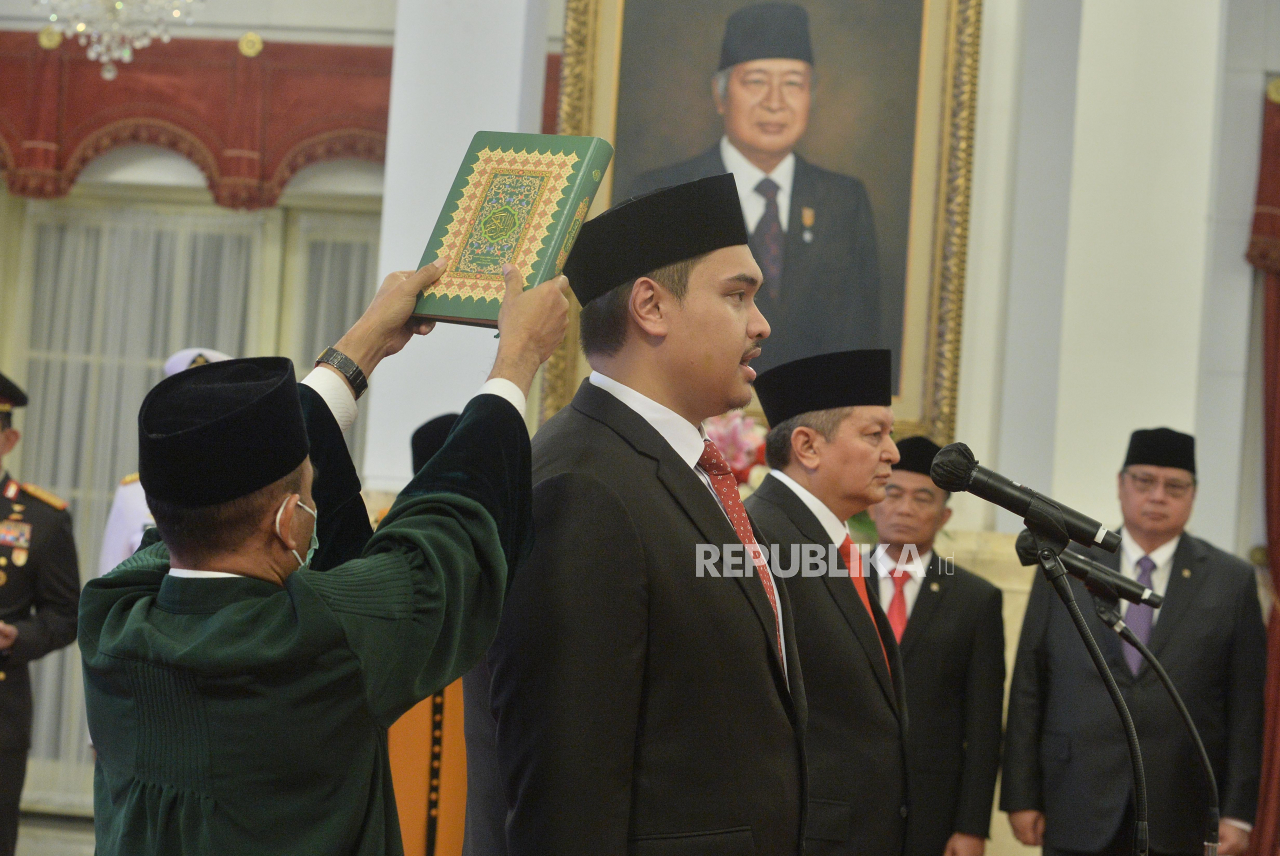 Presiden Lantik Menpora dan Ketua BNPT di Istana Negara